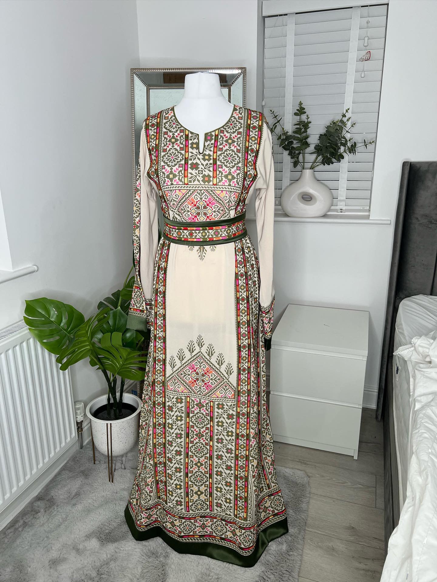 Beige Malika – Tara Tatreez